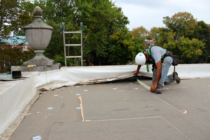 5 Tips for Installing Polyiso Commercial Roofing Insulation