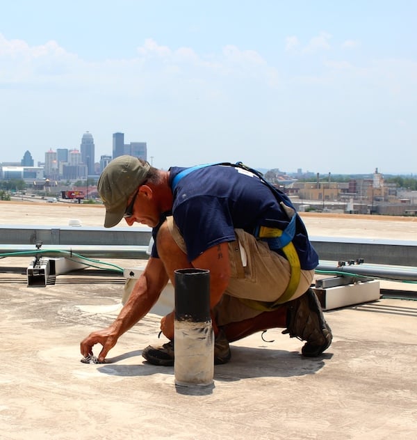 Choosing the Right Roof Maintenance Program for You